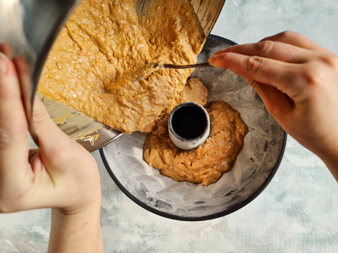 Guguluf cu morcovi - un desert potrivit pentru orice ocazie - Adi Hădean