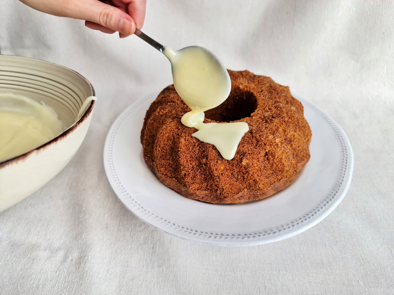 Guguluf cu morcovi - un desert potrivit pentru orice ocazie - Adi Hădean