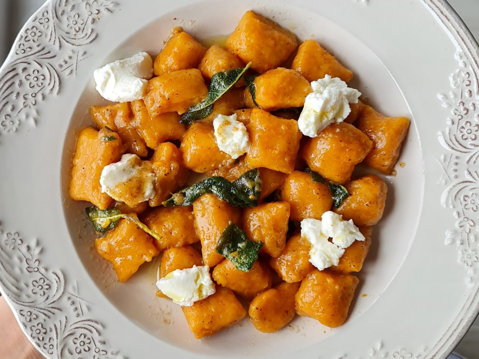 Gnocchi cu cartof dulce - preparatul ideal pentru un vin alb - Adi Hădean