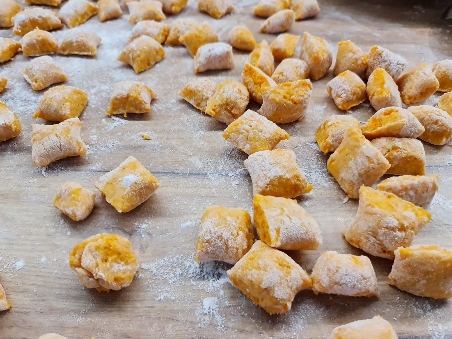 Gnocchi cu cartof dulce - preparatul ideal pentru un vin alb - Adi Hădean