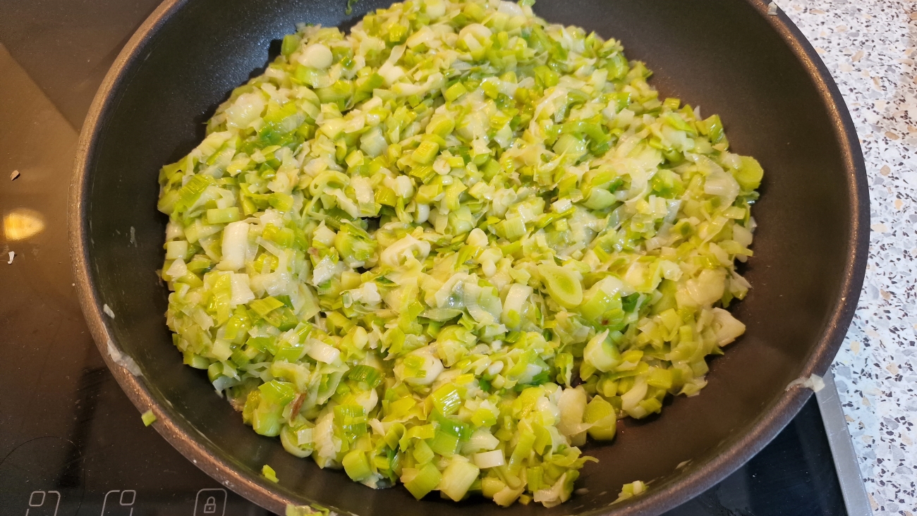 Plăcintă cu praz – o rețetă rapidă - Adi Hădean