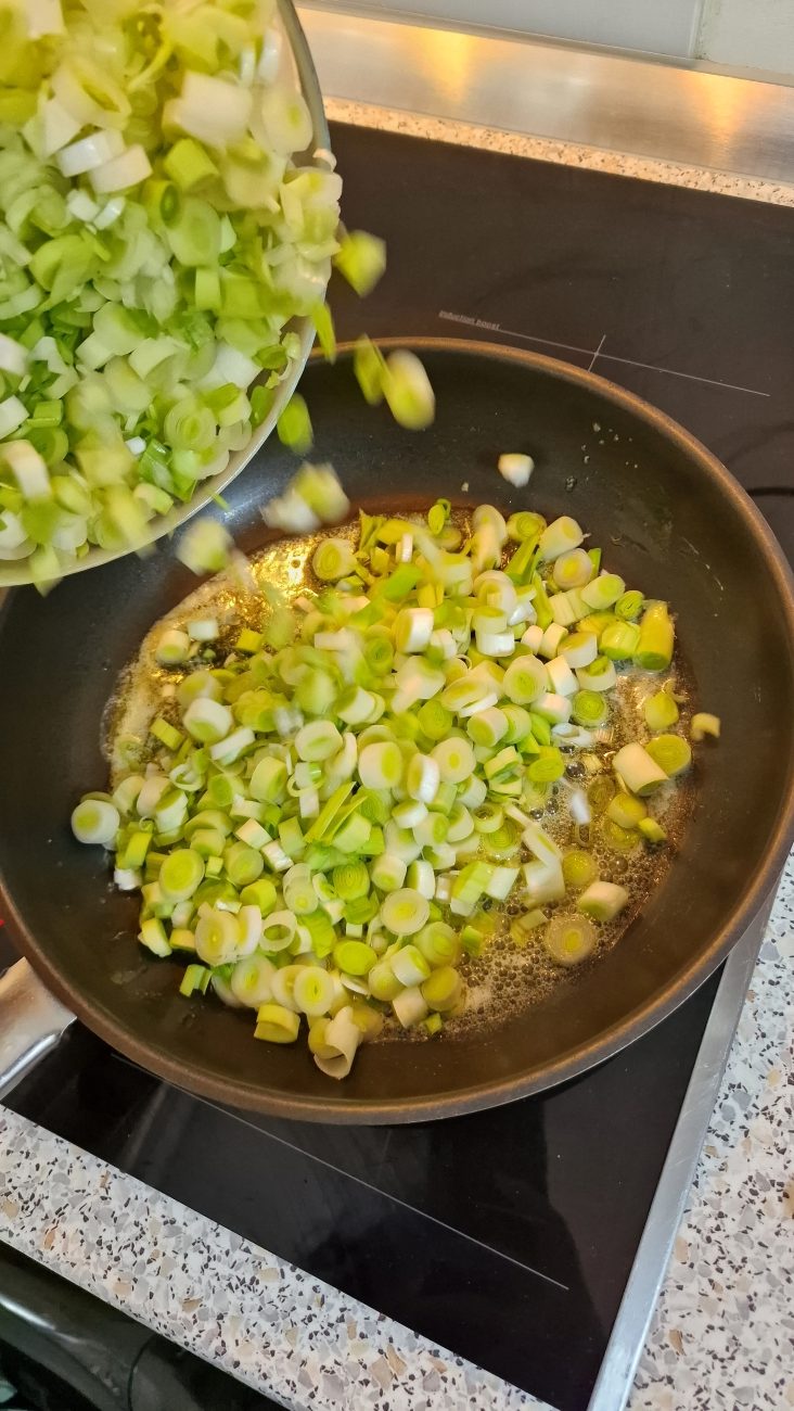 Plăcintă cu praz – o rețetă rapidă - Adi Hădean