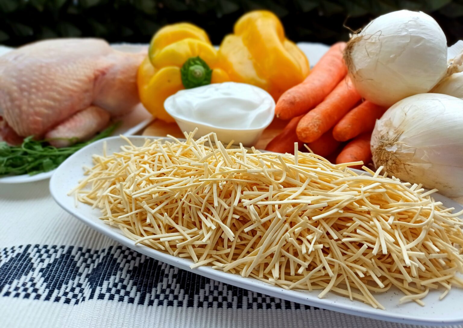 Supă cremoasă de pui cu tăiței chinezeşti - Adi Hădean