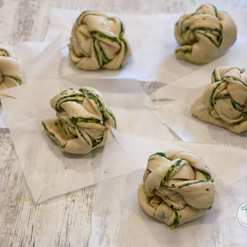 Chifle de primăvară cu un twist delicios - Adi Hădean