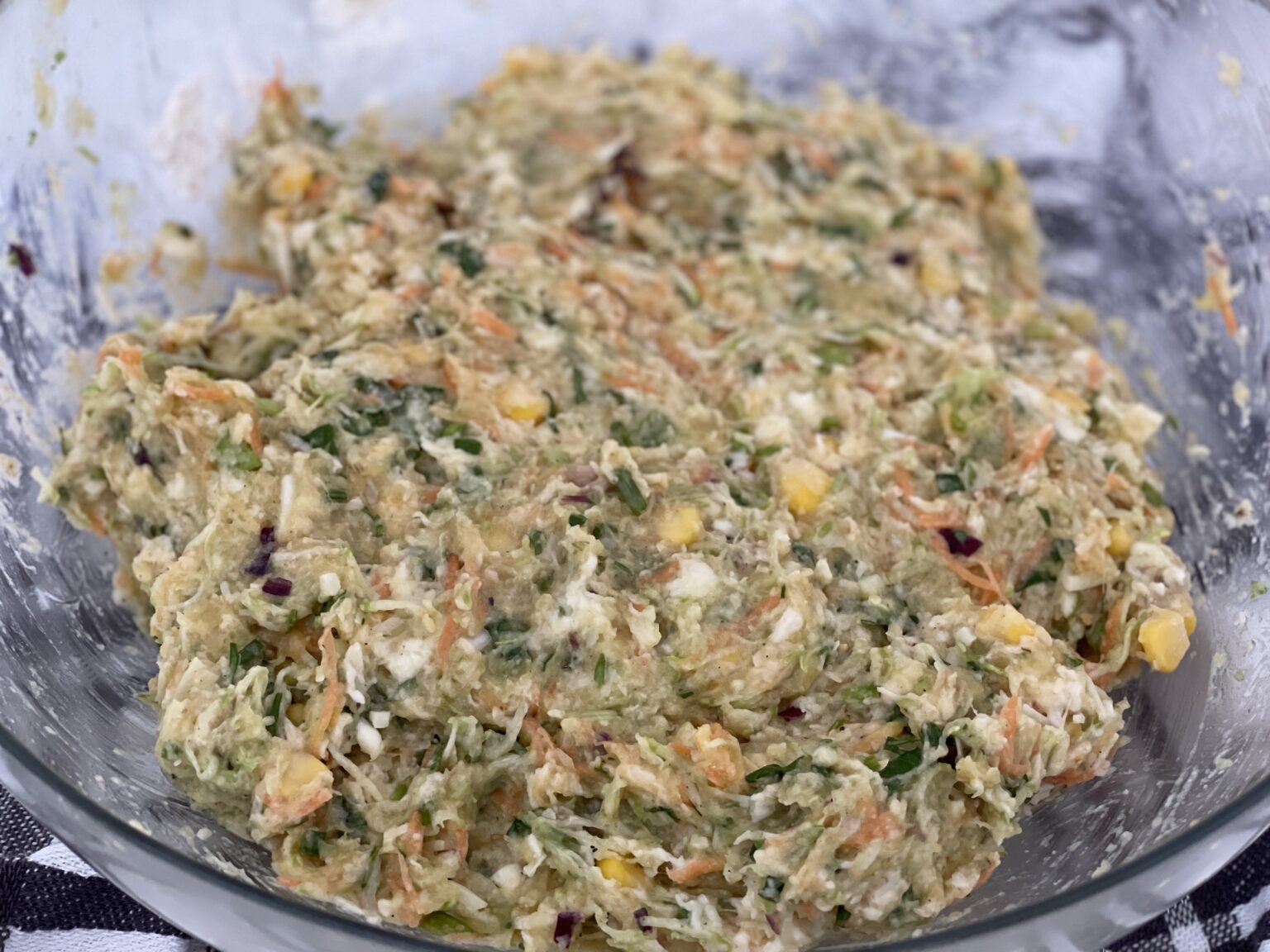 Fritters crocante cu pui și legume - Adi Hădean